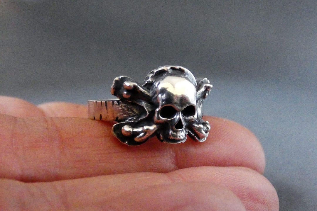 Skull and Crossbones Ring - Jolly Roger Ring - Pirate Ring - Etsy