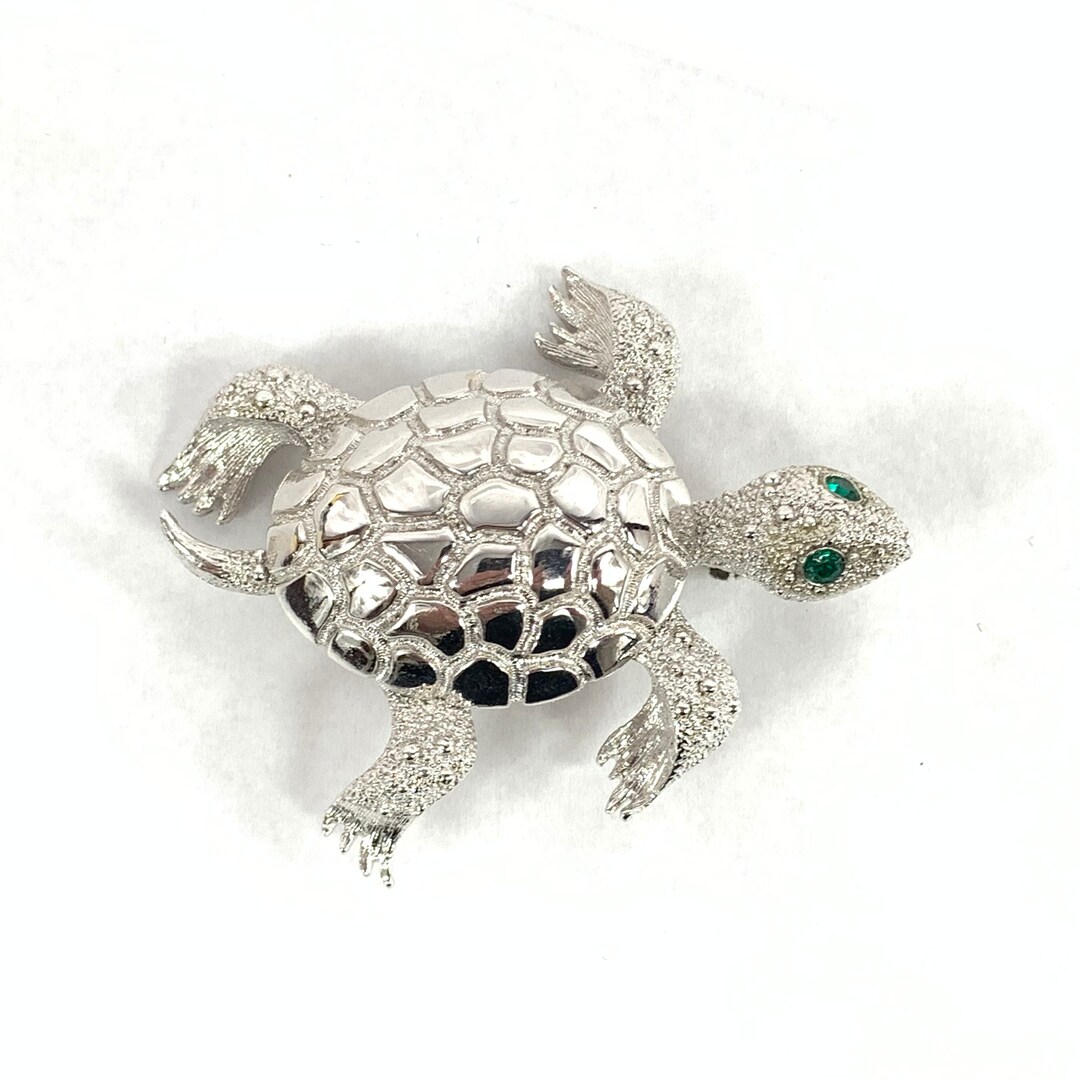 Monet Silver Tone Sea Turtle Brooch With Emerald Green Rhinestone Eyes ...