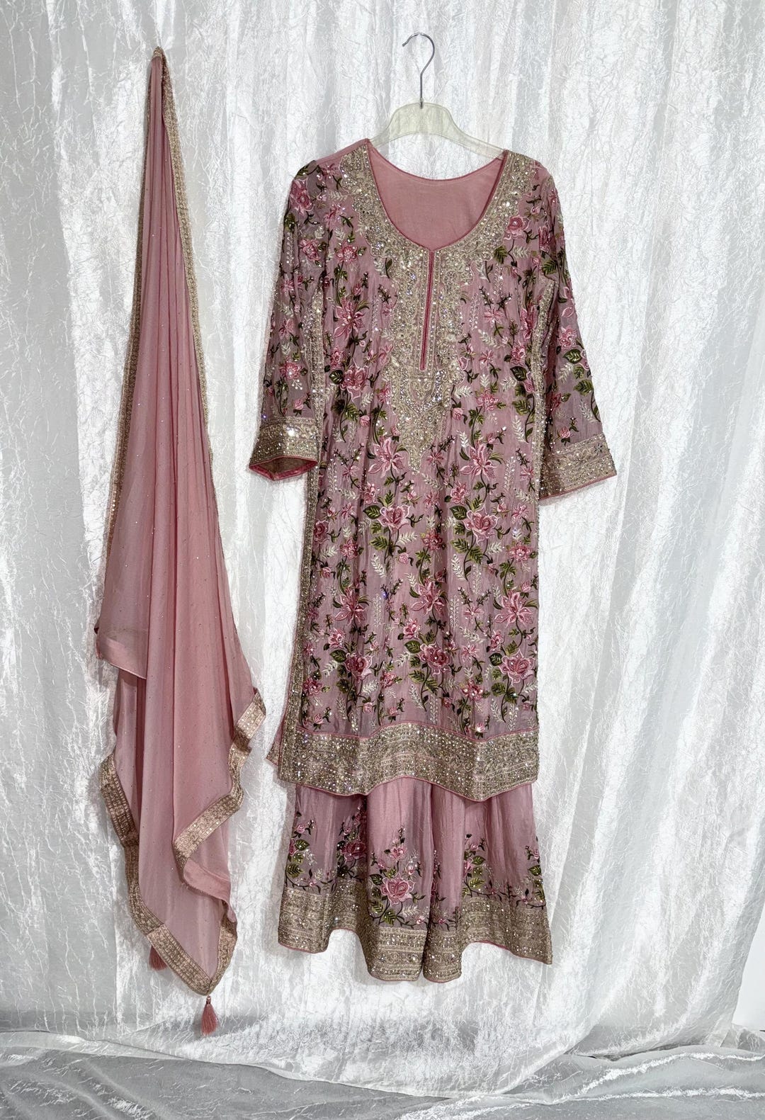 Blush Pink Heavy Embroidered Suit | 3-piece Set | Handarbeit, Stein ...
