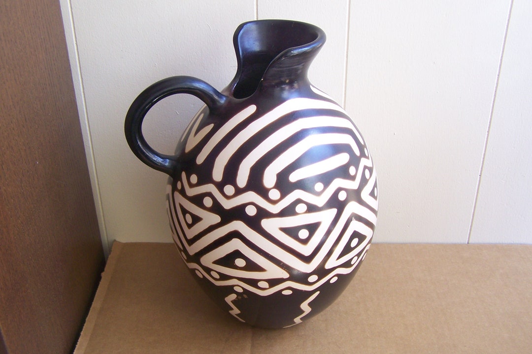 Chulucanas 12.5" Tall Fat Pitcher - Black and White Pottery - Peru - Etsy
