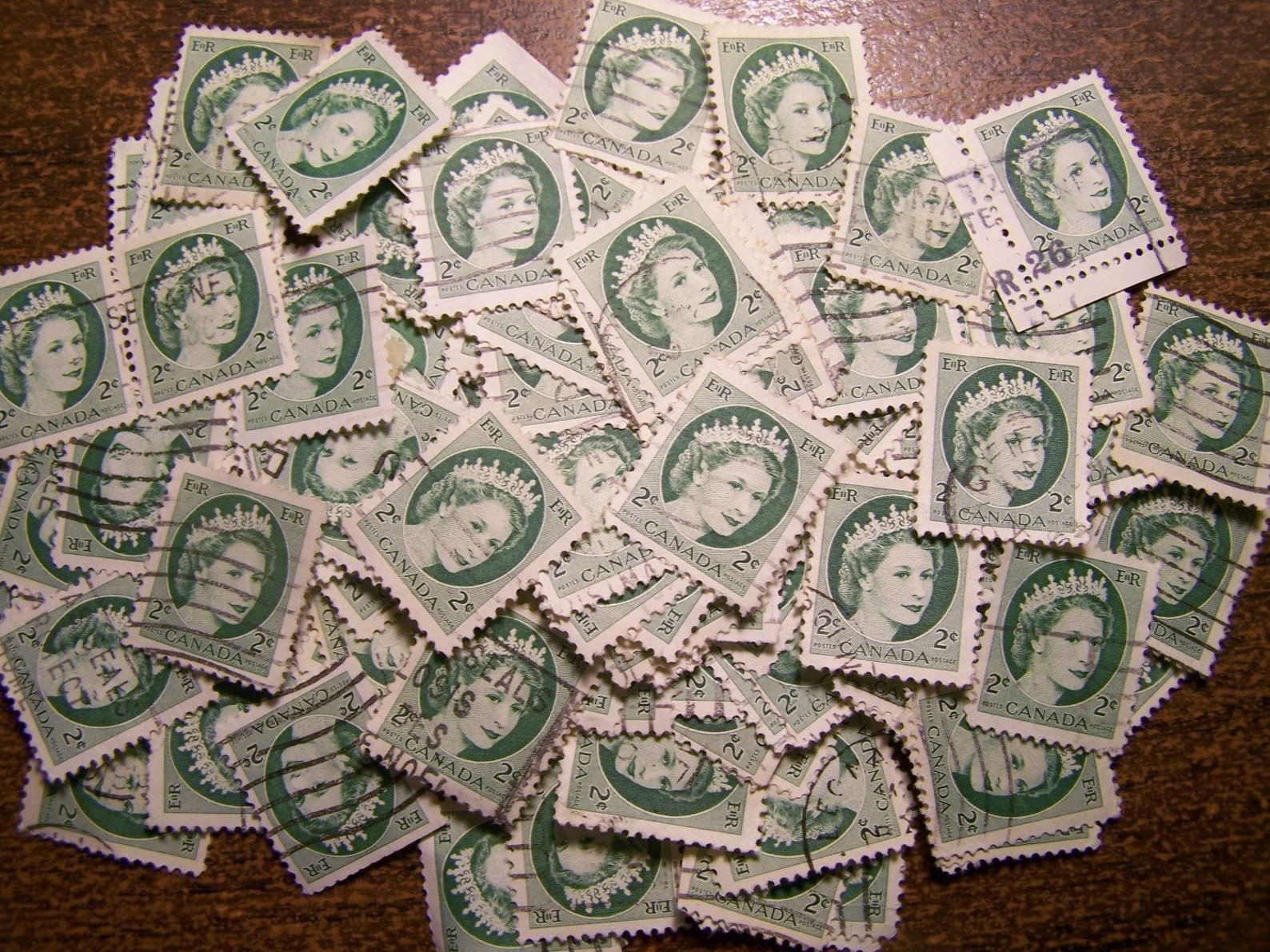 Green Stamps Lot of 100 Postage Stamps Featuring Queen | Etsy