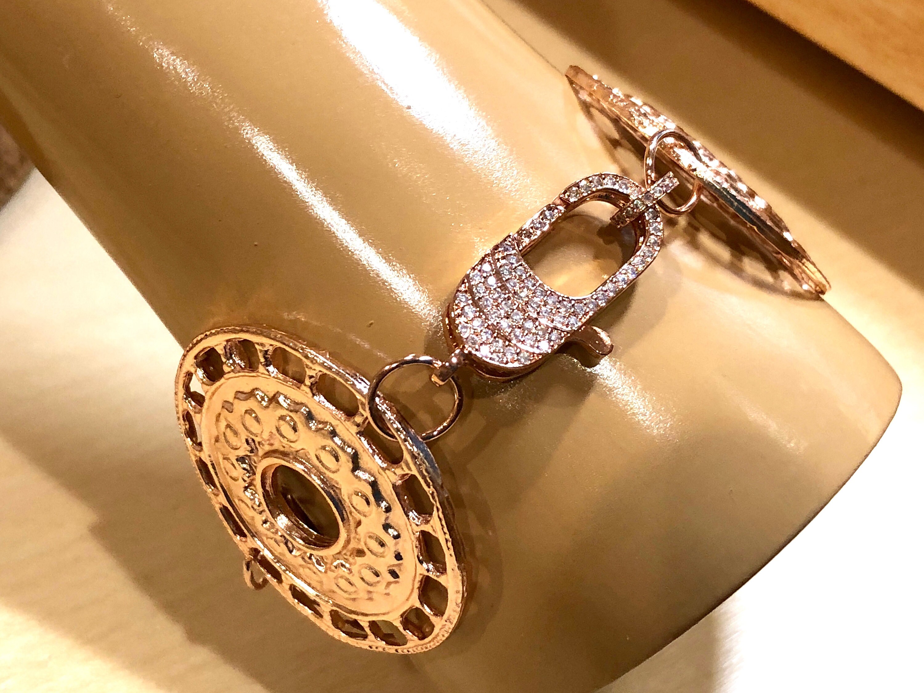 Terrific. A Turkish ROSE GOLD Ornate 4-MEDALLION Embossed - Etsy.de