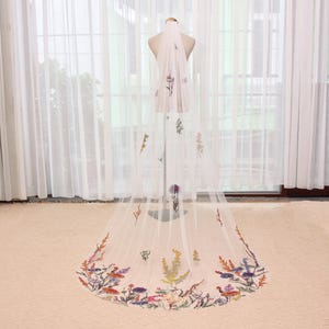 Ov75.hand Embroidered Floral Lace Bridal Veil, Colorful Boho Cathedral ...