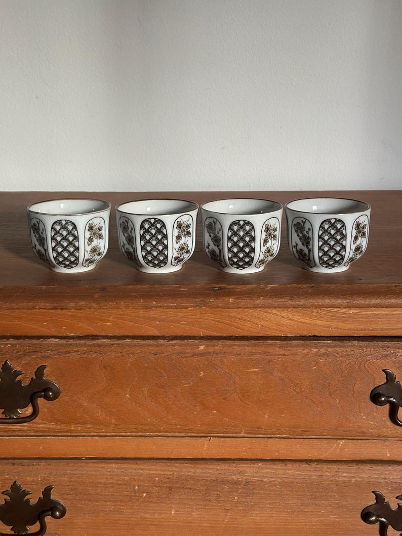 Set of 4 Brown and White Vintage Stoneware Tea Cups – Floral ...