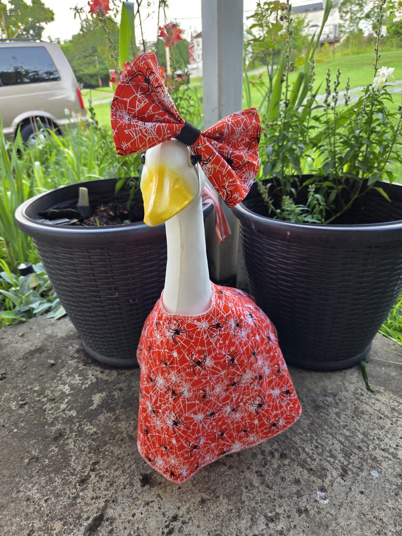 Spider Porch Goose Outfit, 23 Inch Goose, 27 Inch Concrete, Spiderweb ...