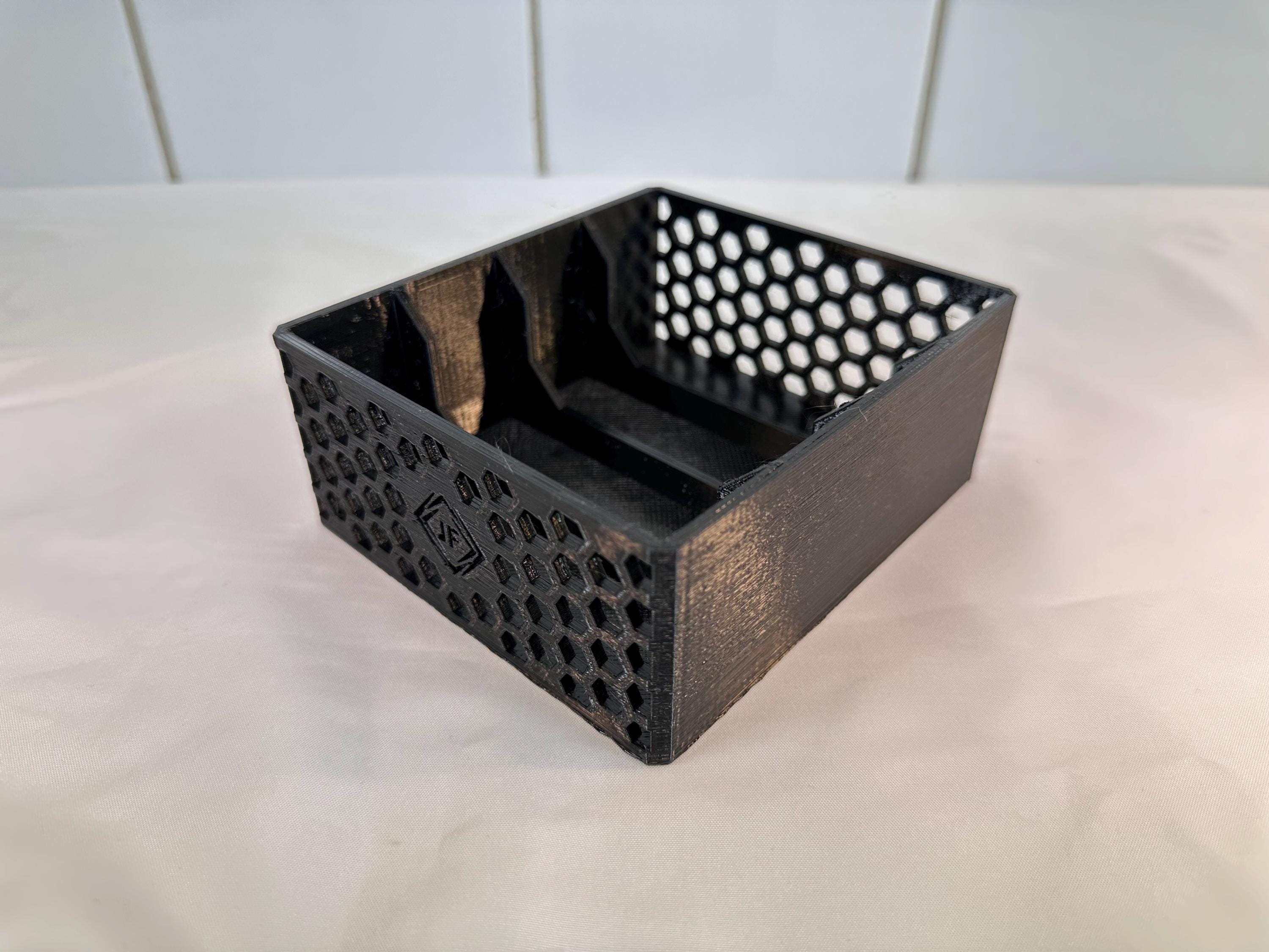 3D Printed HDD Stand: 4-6 X 3.5 Inch Hard Drive Storage - Etsy