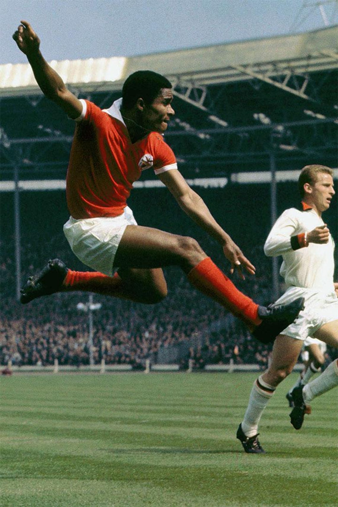 Eusébio Portugal Football Legend Poster – 20x30 Vintage Soccer Wall Art ...