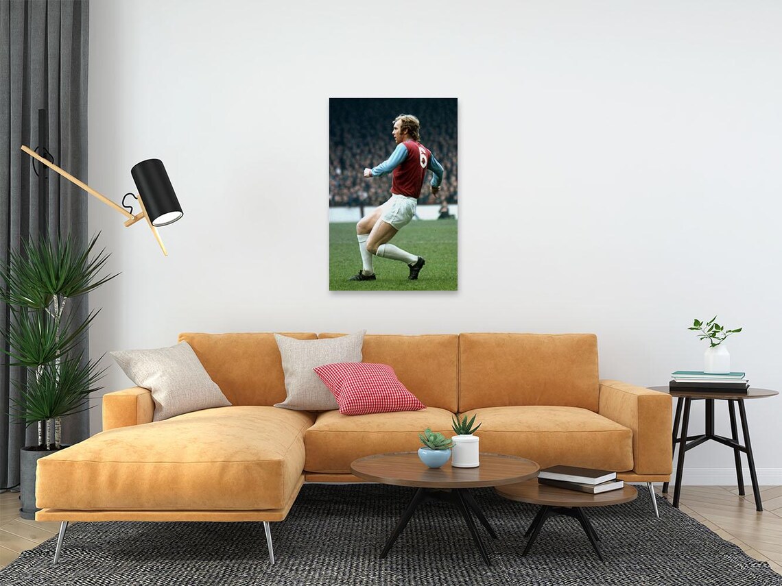Bobby Moore Poster – England World Cup Legend 1966 | Retro Football ...