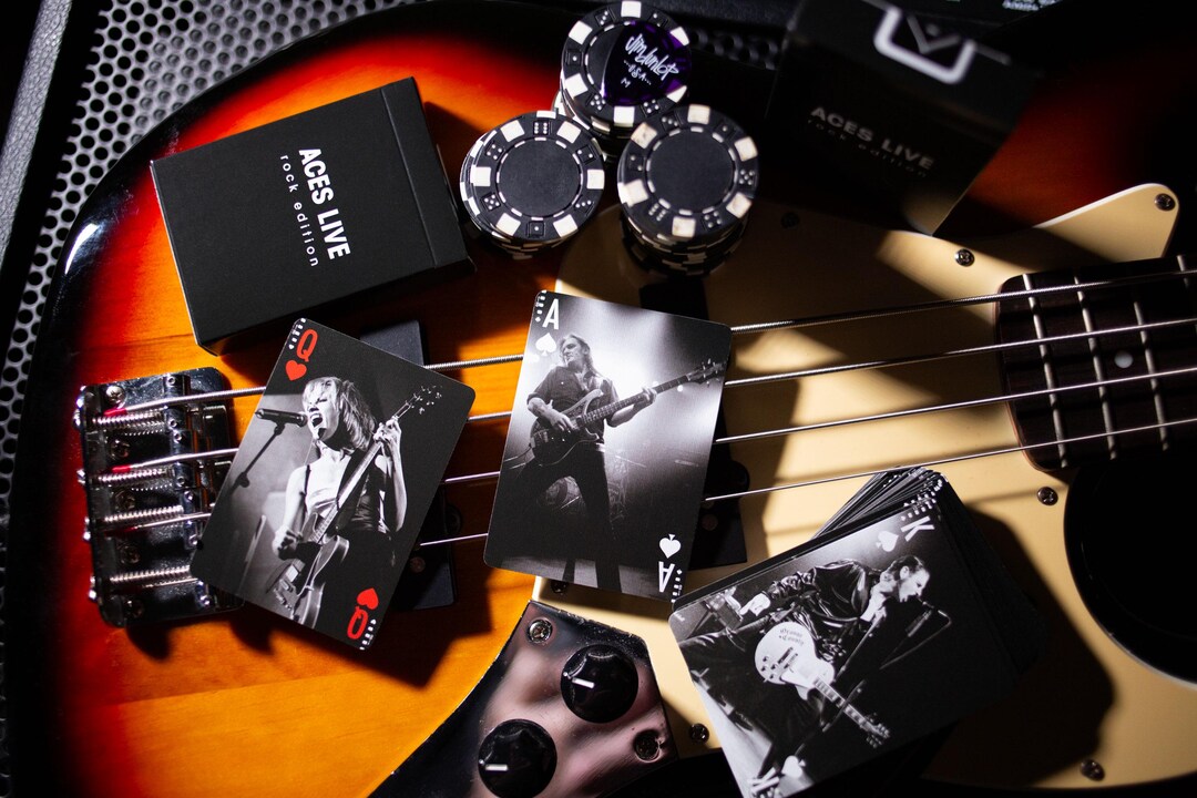 Rock Edition Playing Cards Featuring the Foo Fighters, Smashing ...