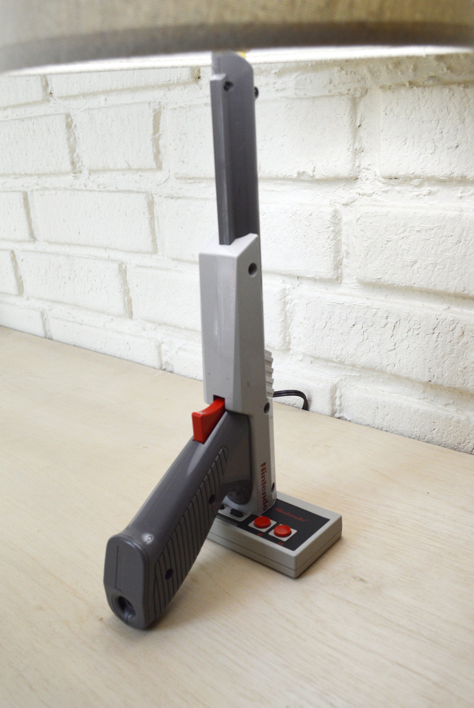 Deluxe NES Nintendo Zapper Desk Lamp Light Gun Nintendo - Etsy