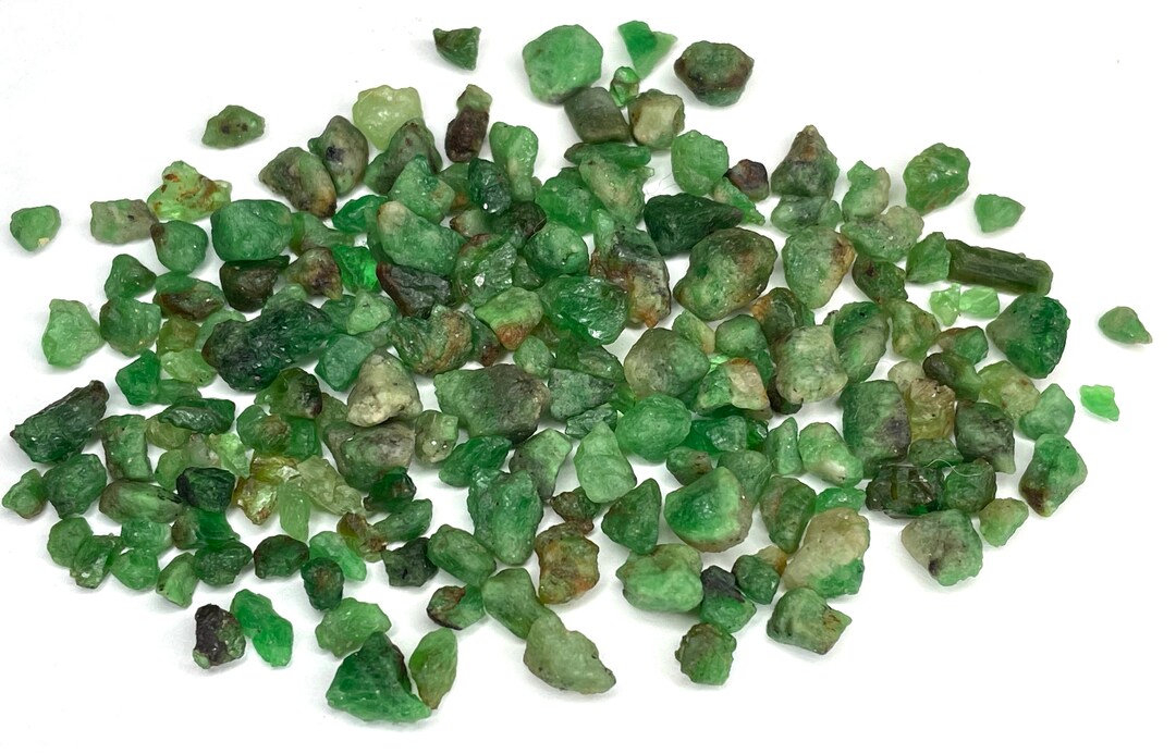 50 Carats of Small Rough Emeralds Just as They Came Out of the Earth ...