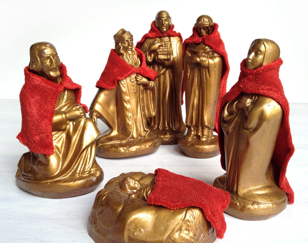 Natcol Molded Wax Nativity Set, Metallic Gold Paint With Red Velvet ...