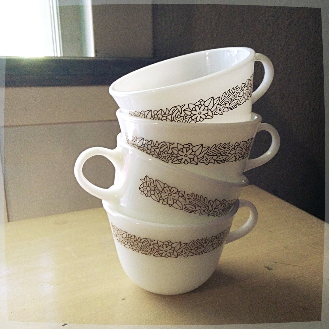 VINTAGE PYREX CUPS Woodland - Etsy