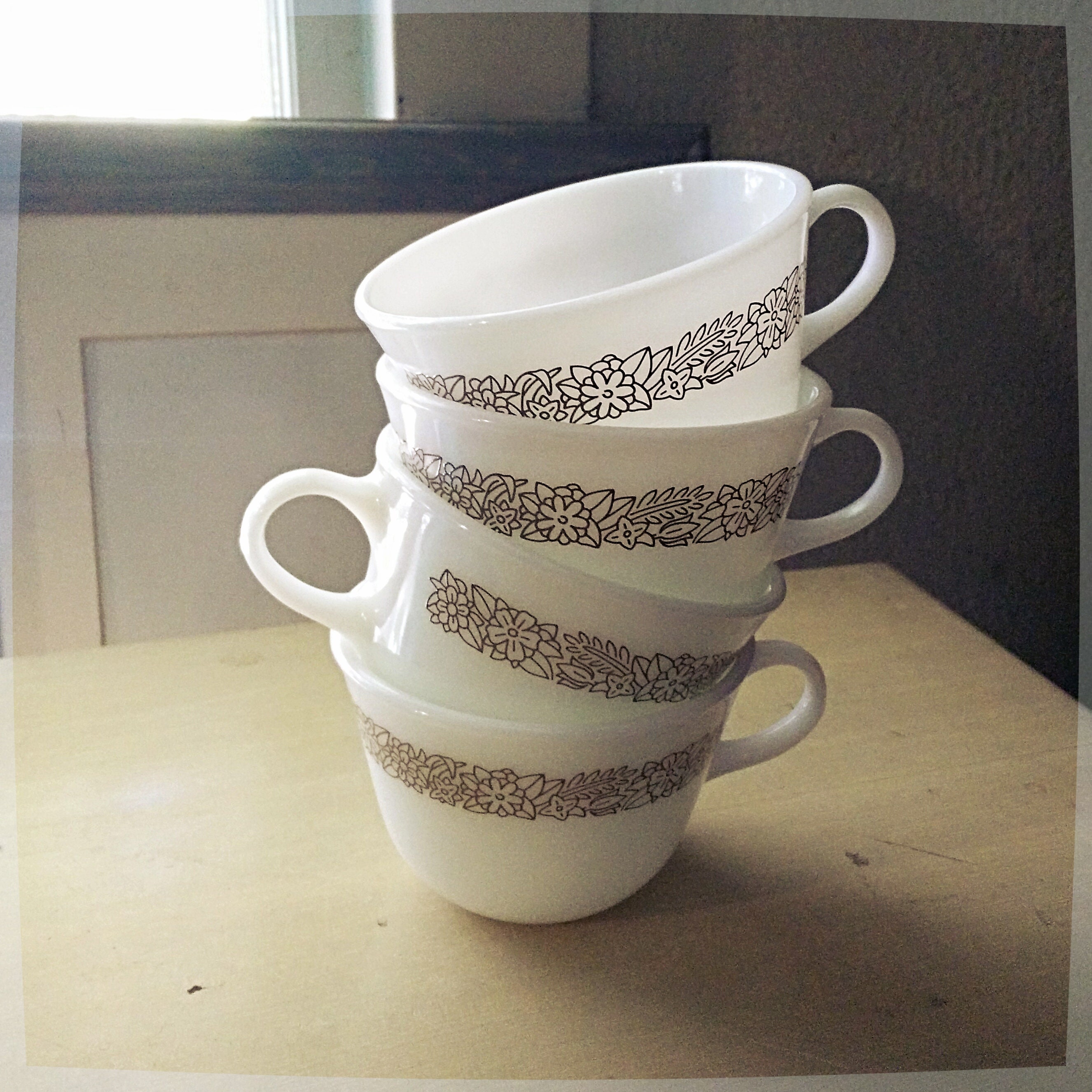 VINTAGE PYREX CUPS Milk Glass Woodland Pattern - Etsy