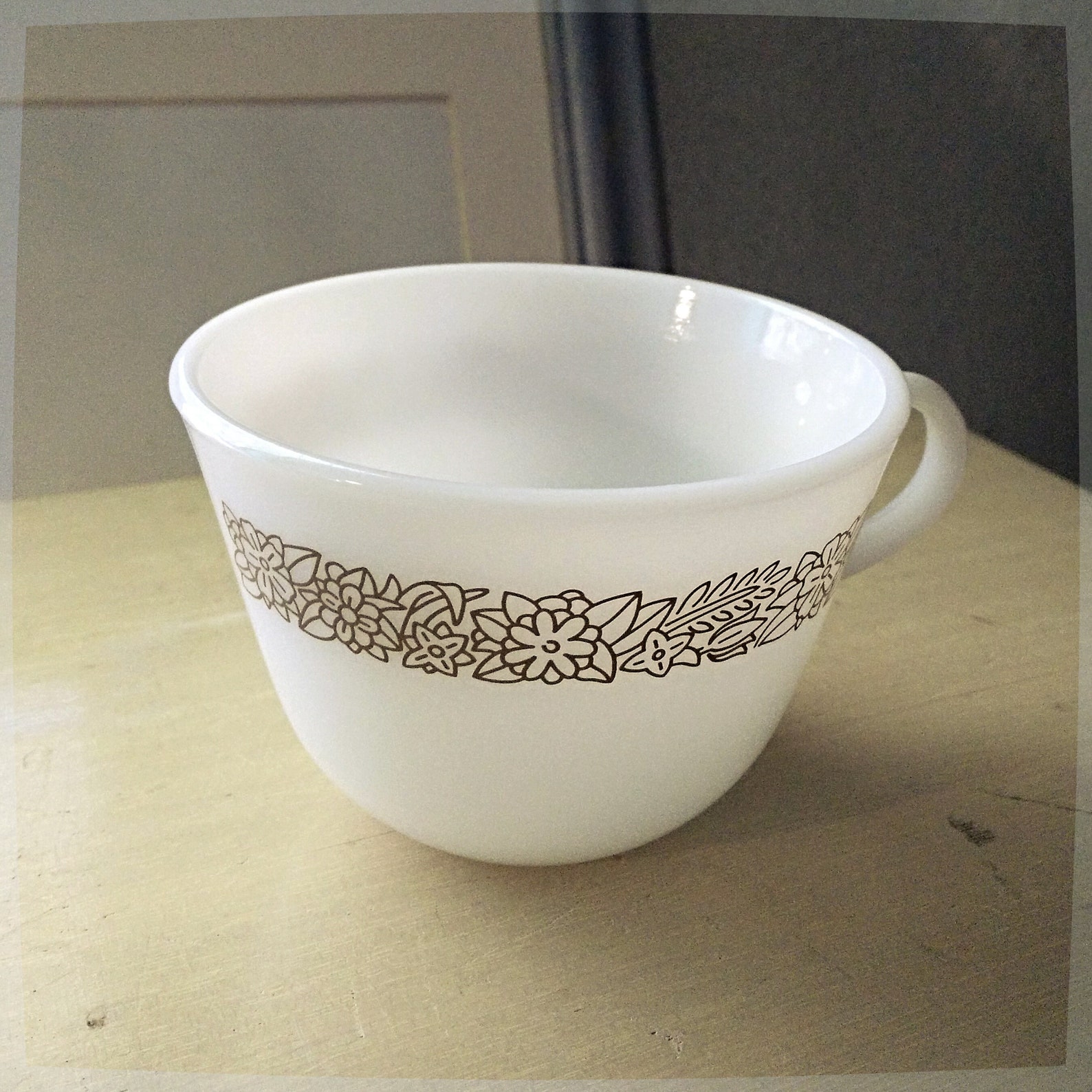 VINTAGE PYREX CUPS Woodland - Etsy