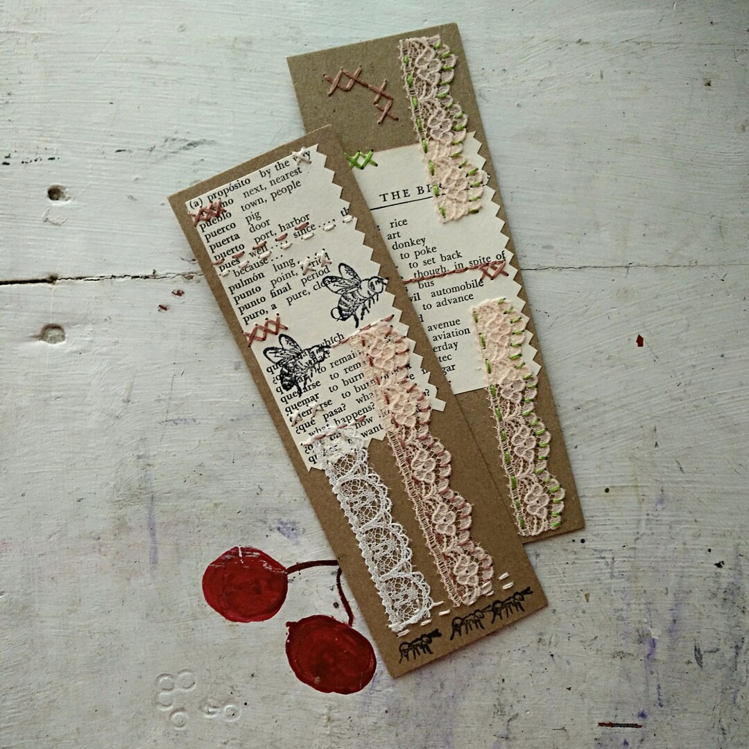BOOKMARK EMBROIDERED SPANISH Book Page Vintage Upcycle - Etsy