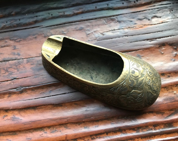 Vtg 1970s Brass Slipper/shoe Ashtray, Etched, Made in India, Tchotchke ...