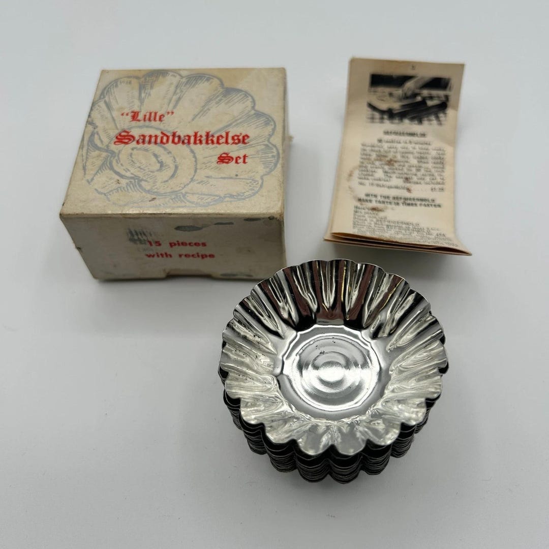 Vintage Norwegian Sandbakkel Tart Tin Set of 15 "lille" Sandbakkelse in ...