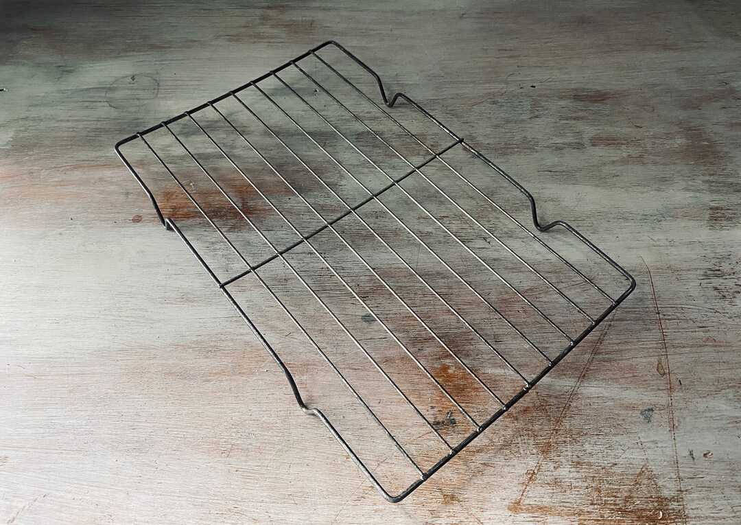 VINTAGE 1960s Oblong Wire Cake Cooling Rack. Vintage Kitchen / Display ...