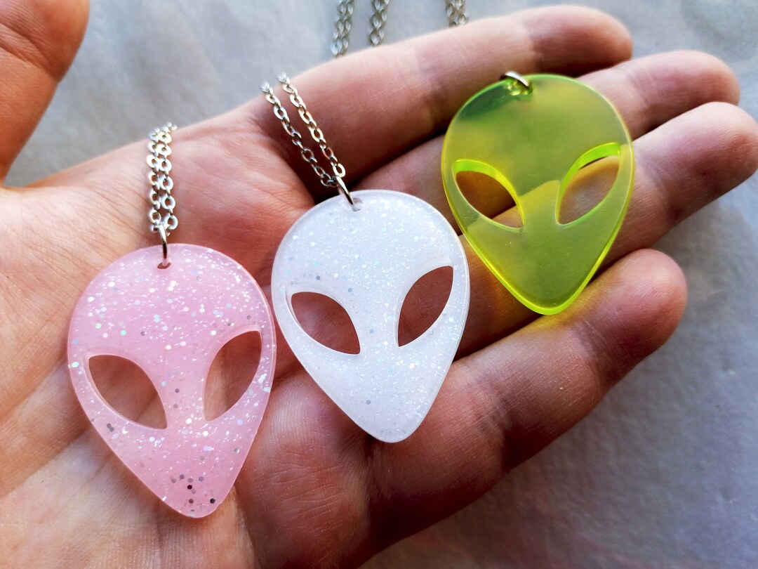 Alien Head Resin Necklace – Handmade in 3 Cosmic Colors - Etsy