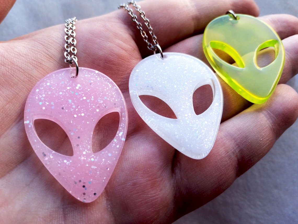 Alien Head Necklace in 3 different colors | Etsy
