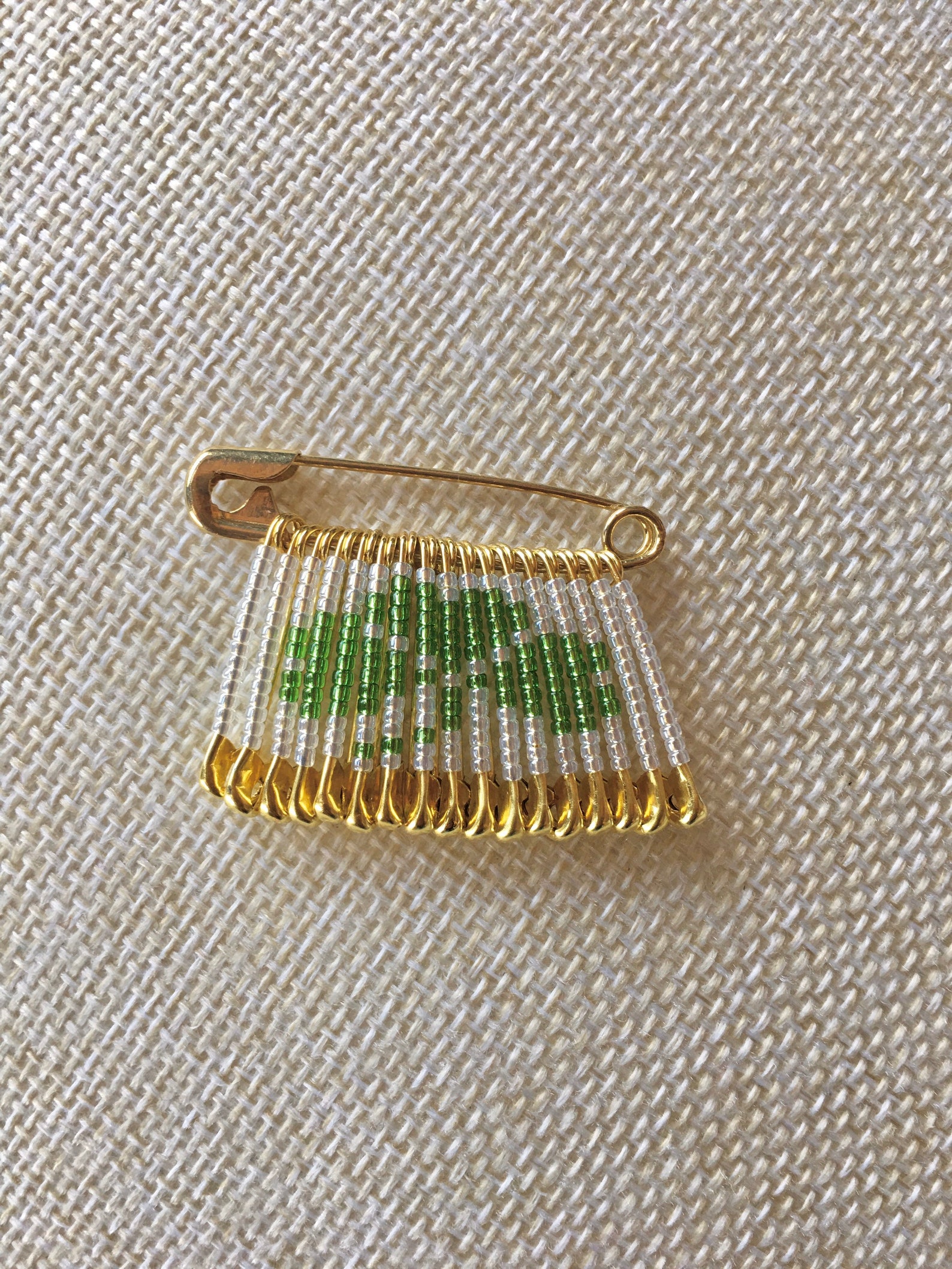 Beaded Shamrock Pin Handmade Lapel Pin Irish Brooch - Etsy