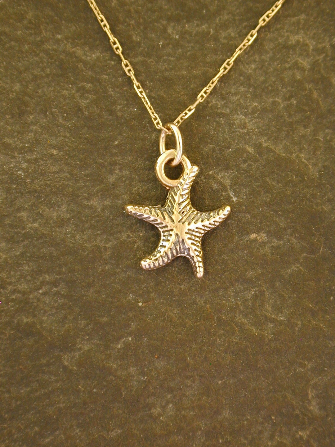 14K Gold Sea Star Pendant on a 14K Gold Chain. - Etsy
