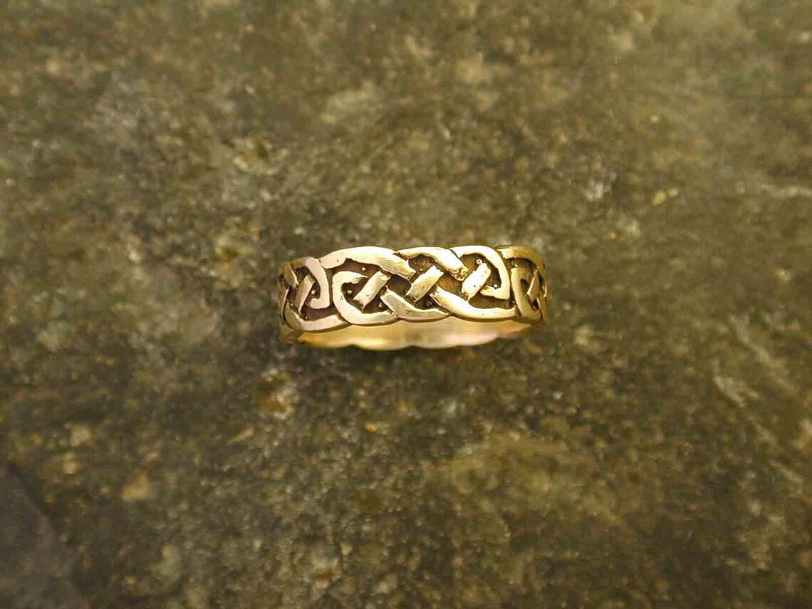 14K Gold Celtic Knot Wedding Ring Band | Etsy