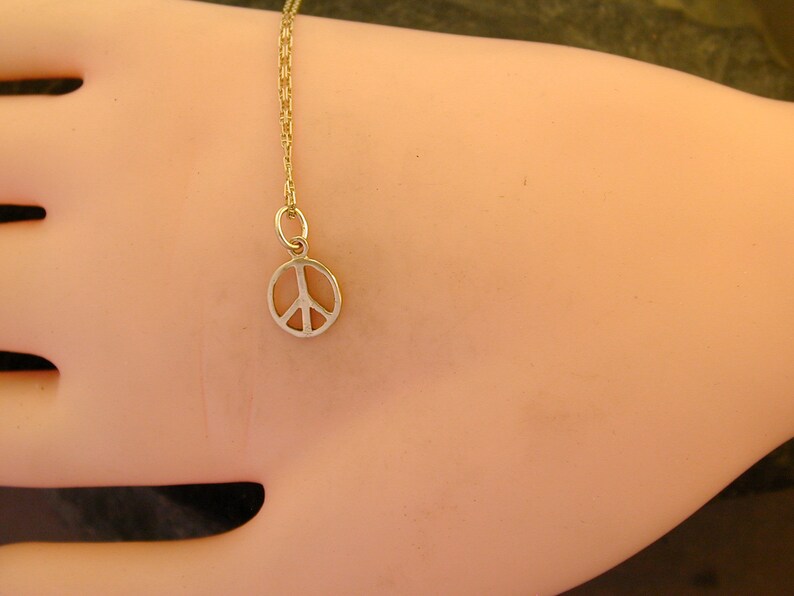 14K Gold Peace Sign Pendant on a 14K Gold Chain - Etsy
