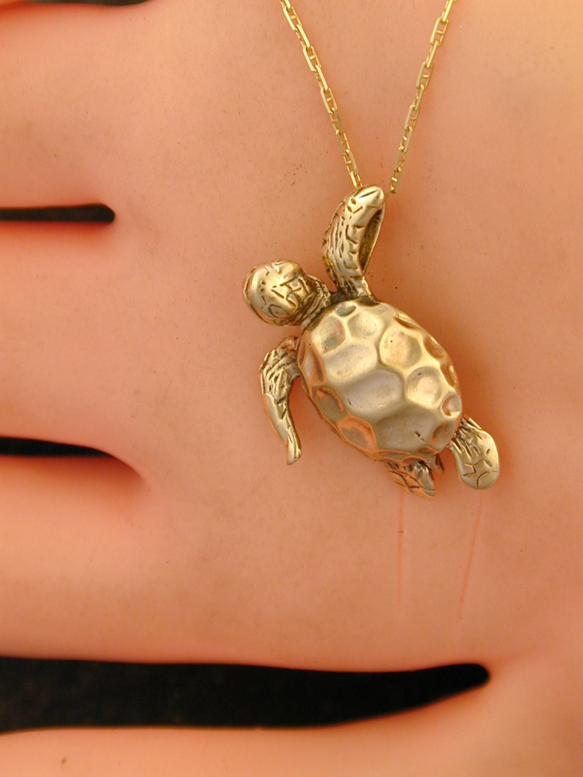14K Gold Sea Turtle Pendant on a 14K Gold Chain - Etsy UK