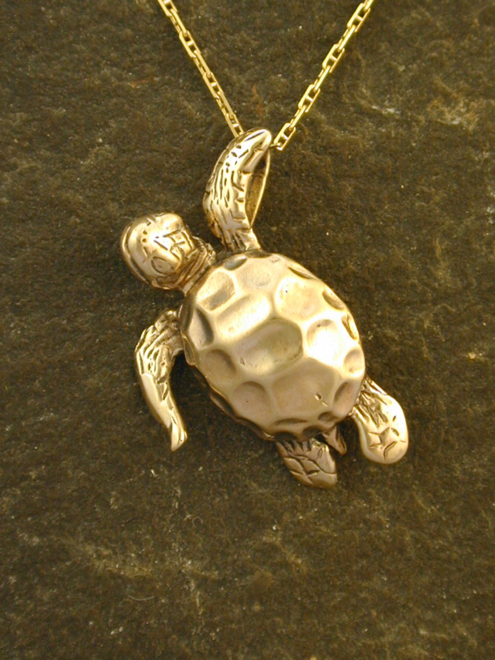 14K Gold Sea Turtle Pendant on a 14K Gold Chain - Etsy UK