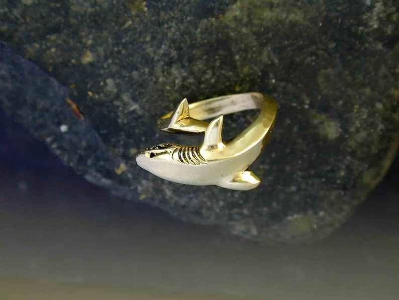 14K Gold Shark Ring - Etsy