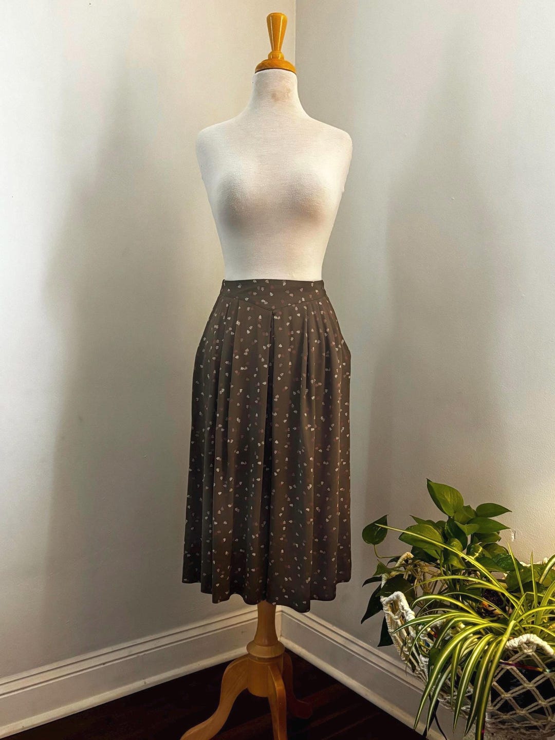 Vintage Jones & Co. New York Olive Floral Pencil Skirt - Rayon - Size 6 ...