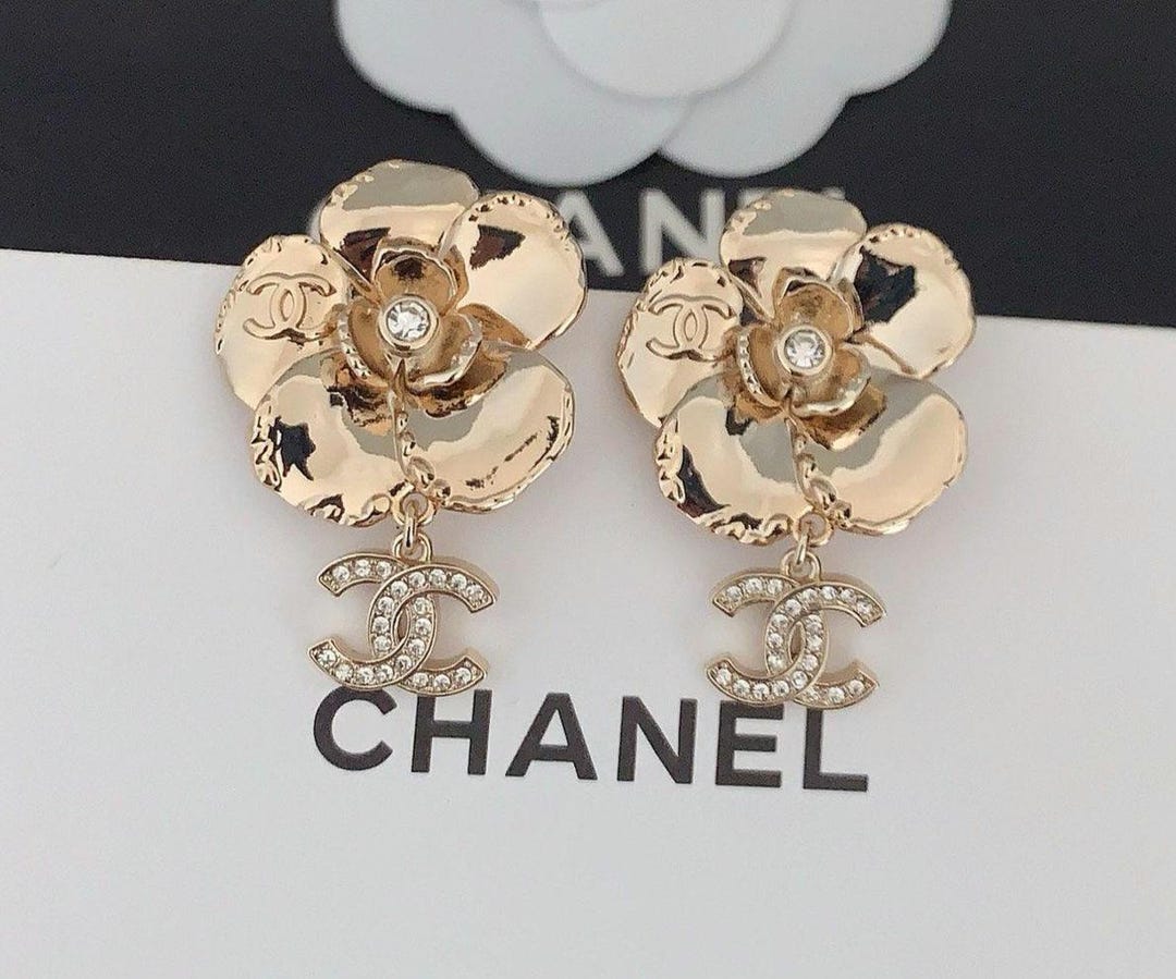 Vintage Chanel Camellia Flower Drop Earrings – Gold Tone With Crystal ...