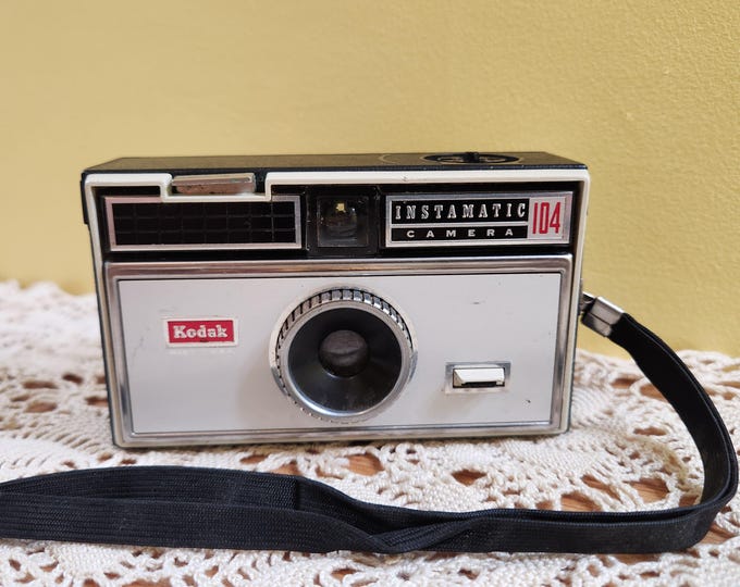 Vintage Kodak Instamatic 104 Camera 1960s Collectible Grandmacore Retro ...