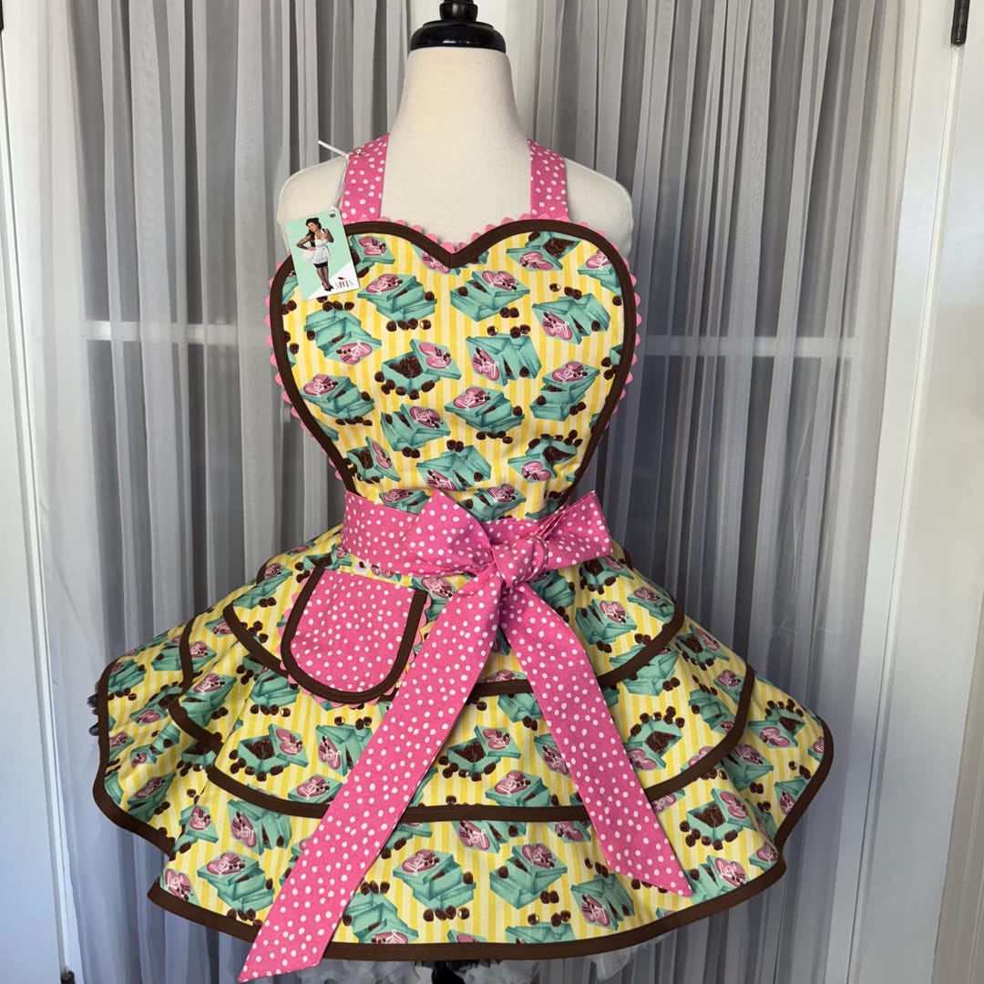 I Love Lucy Apron: Chocolate Factory Print, Retro Tiered Style - Etsy