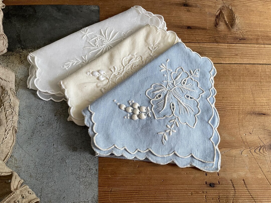 Vintage Set of Embroidered Sandwich Covers - Set of 3 Pieces - Etsy