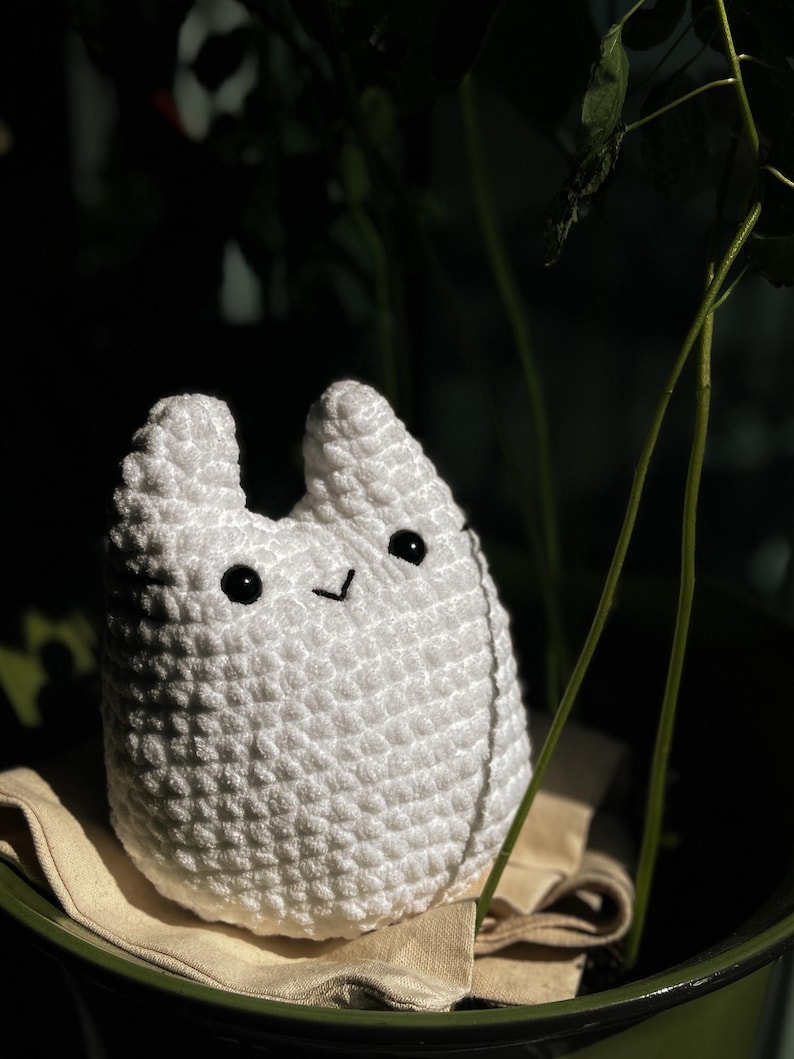 Hand-crocheted Chubby Cat Plush | Soft Yarn Amigurumi Kitty Decor - Etsy