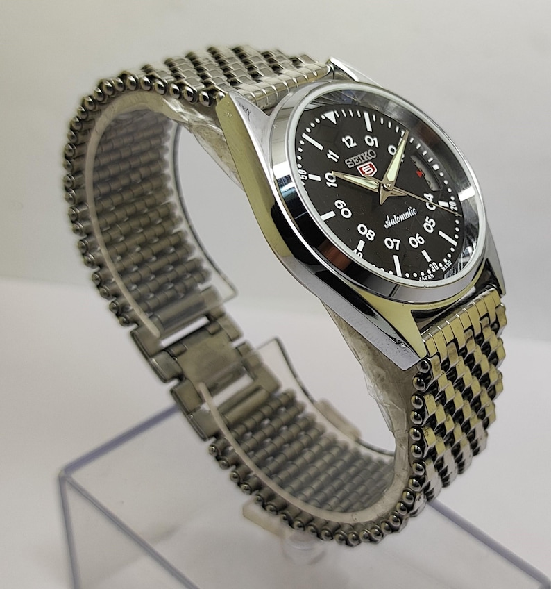 Refurbished Seiko 5 Automatic Men’s Watch Black Hexagon Dial Japan ...