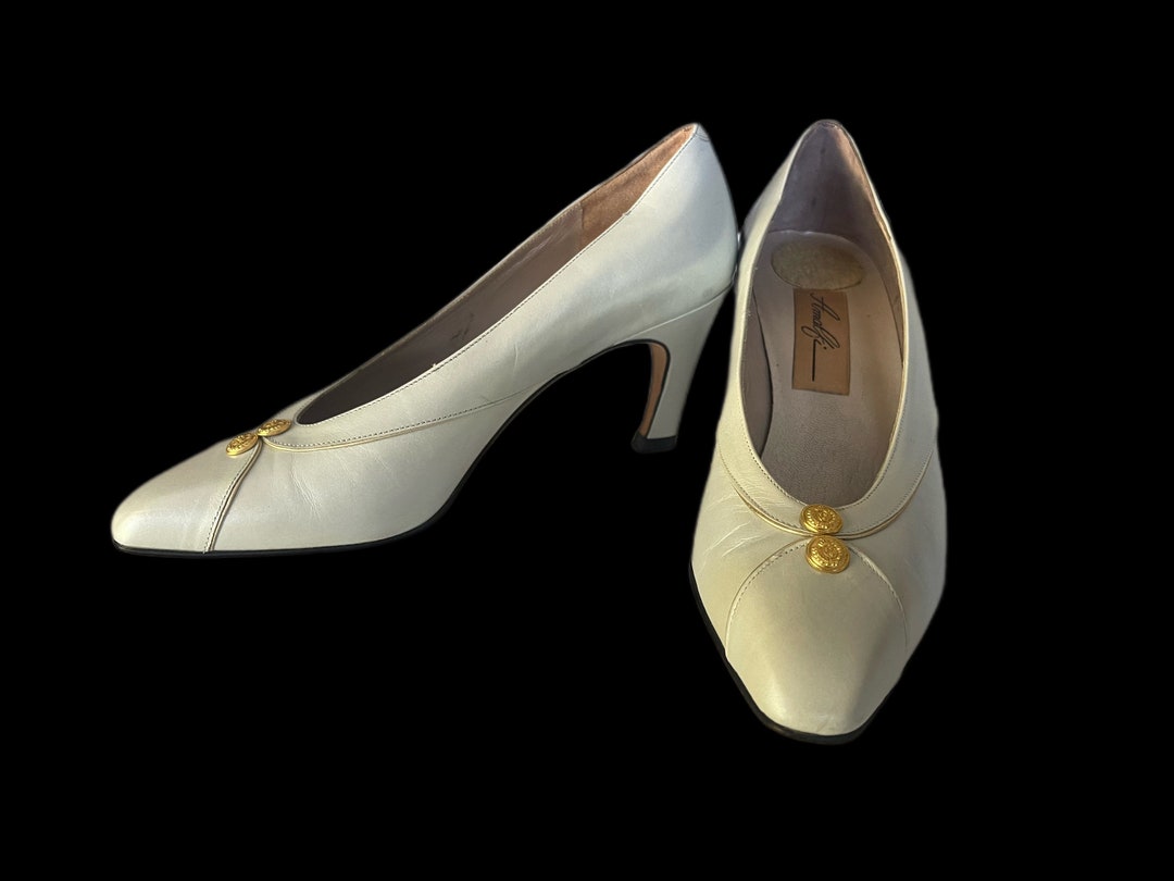 Vintage Baby Blue Pearlized Leather Pumps by Amalfi - Etsy