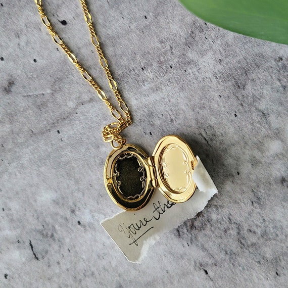 New lockets store