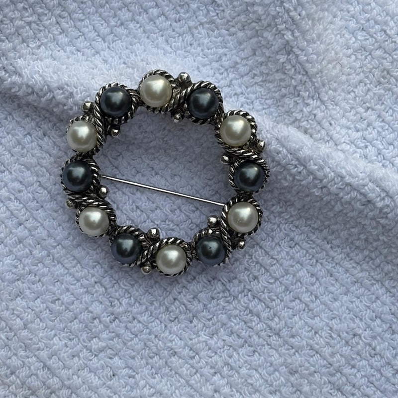 Avon Brooch With Pearls - Etsy