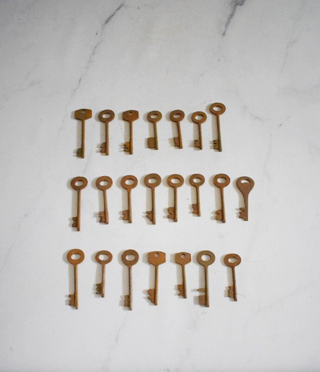 Lot of 22 Rusty Skeleton Keys - Etsy