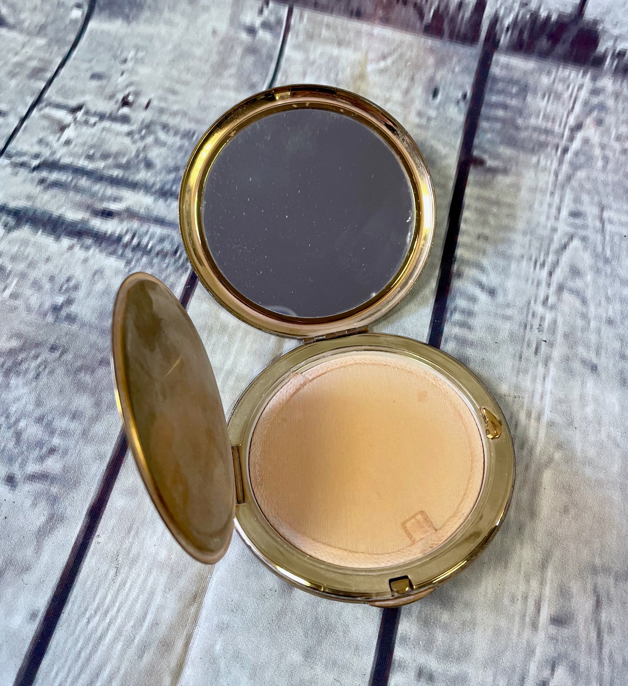 Vintage Deep Gold Powder Compact, Vintage Compact, Vintage Style ...