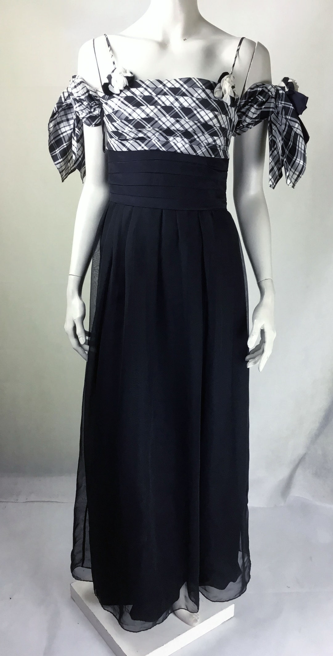 Vintage Jean Varon Dress Original 1960s Vintage Jean Varon Monochrome ...
