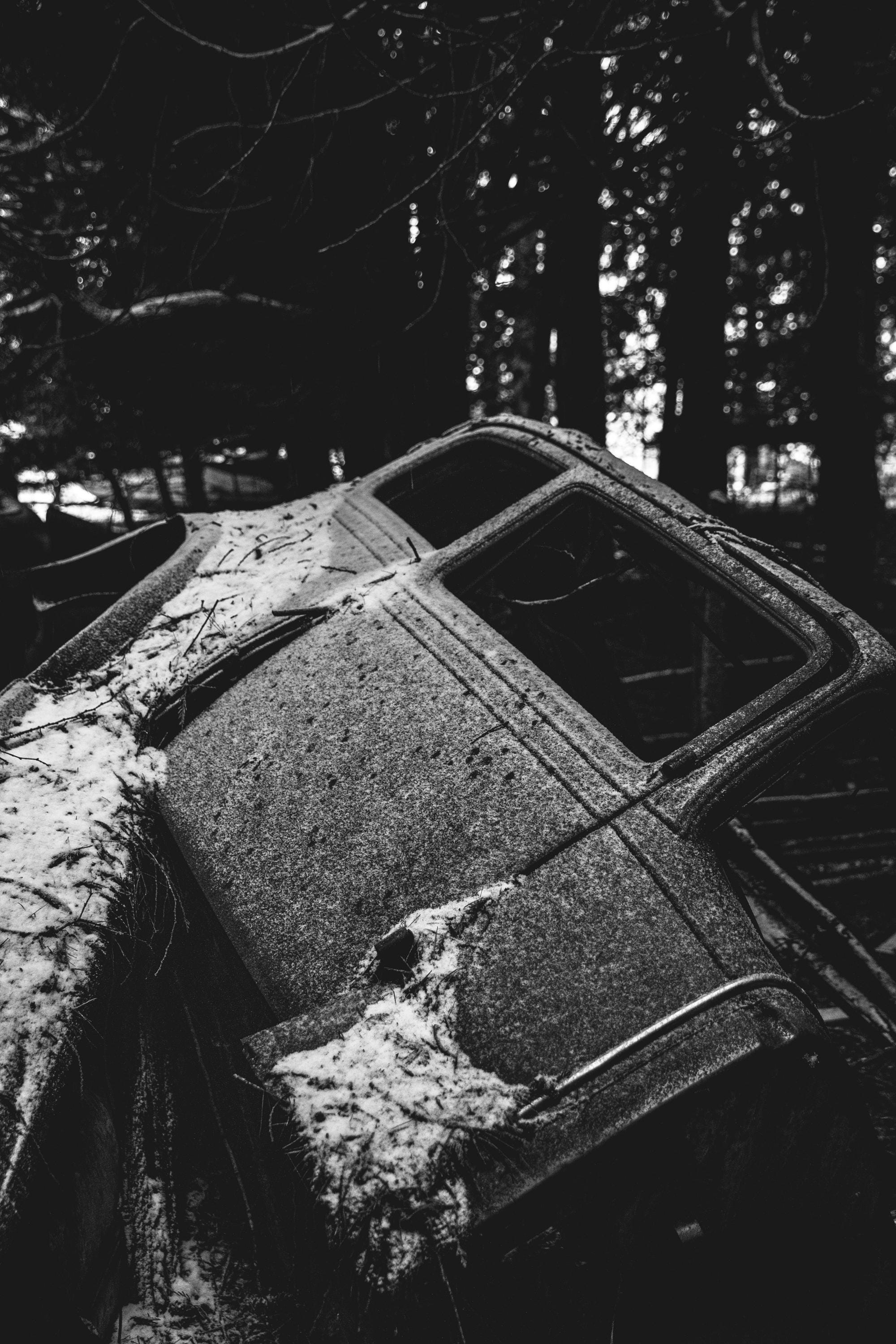 Rustic Cabin Wall Art Set - Vintage Car Ruins in Snowy Wooded Setting ...