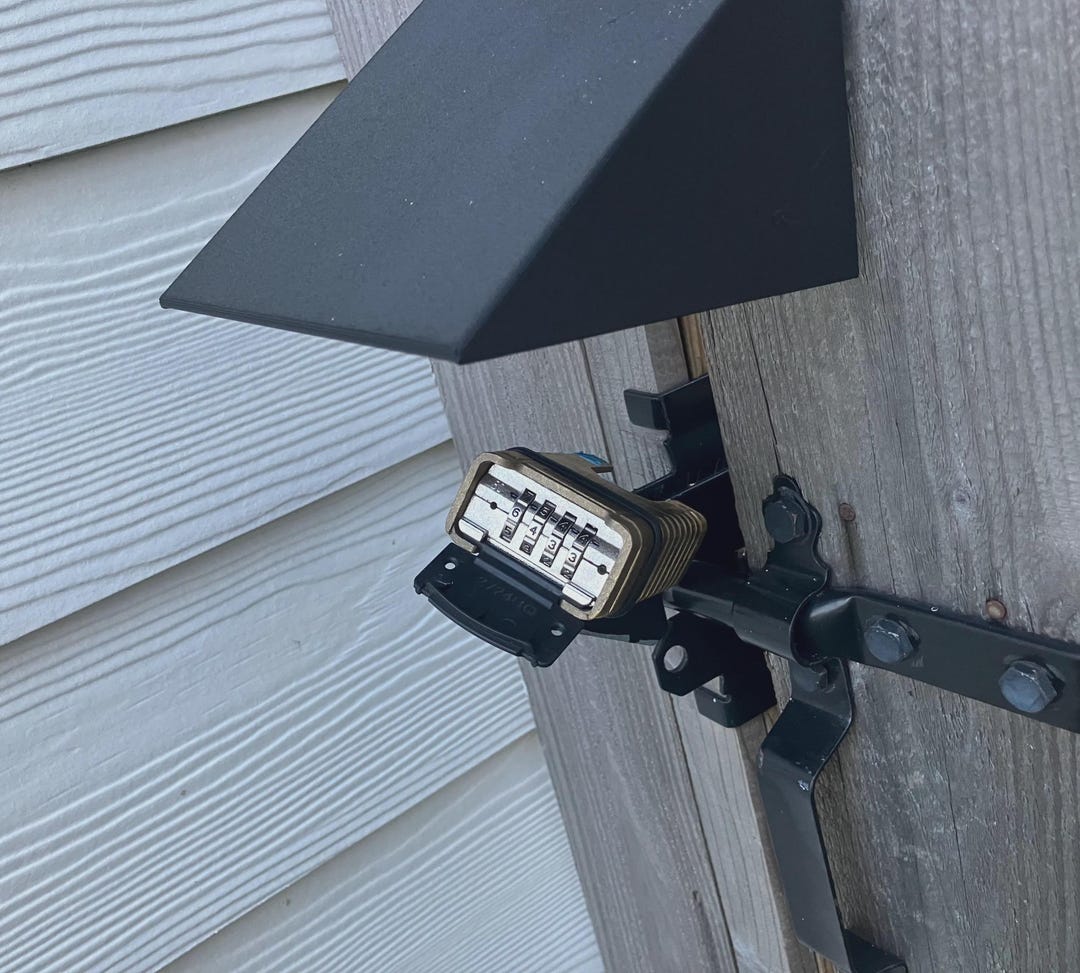Rain Cover for Padlock on Side Gate for Backyard - Prevent Rust and ...