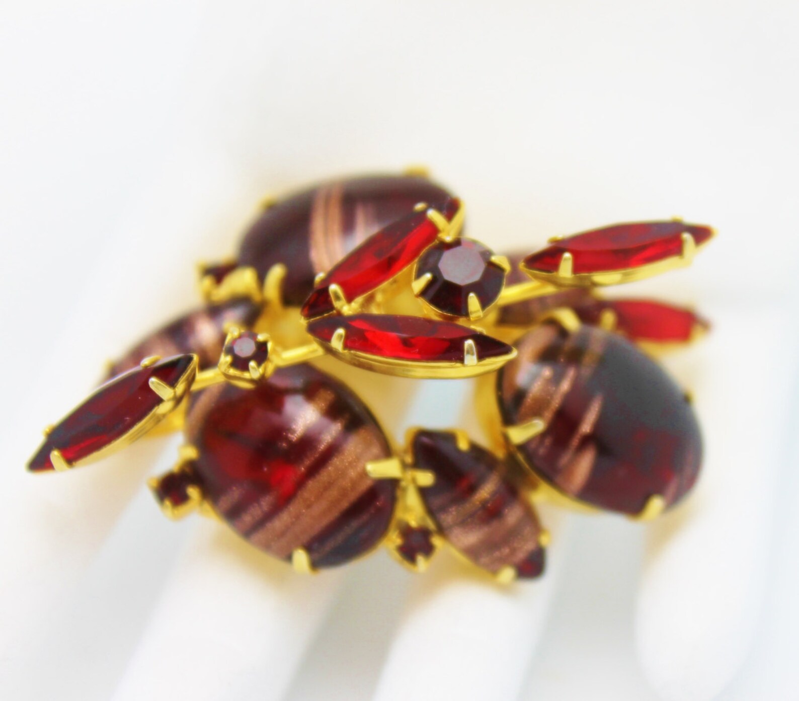 Vintage Red and Gold Art Glass Brooch - Etsy