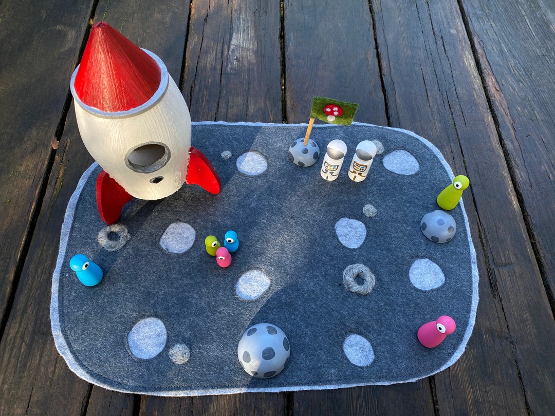 Big Space Play Mat, With Lots of Accessories, Space Exploration, Aliens ...