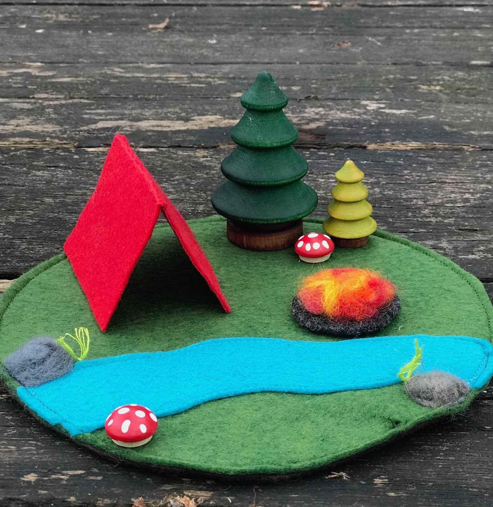 Felt Camping Play Mat, EVERYTHING Included - Wooden Peg Dolls ...